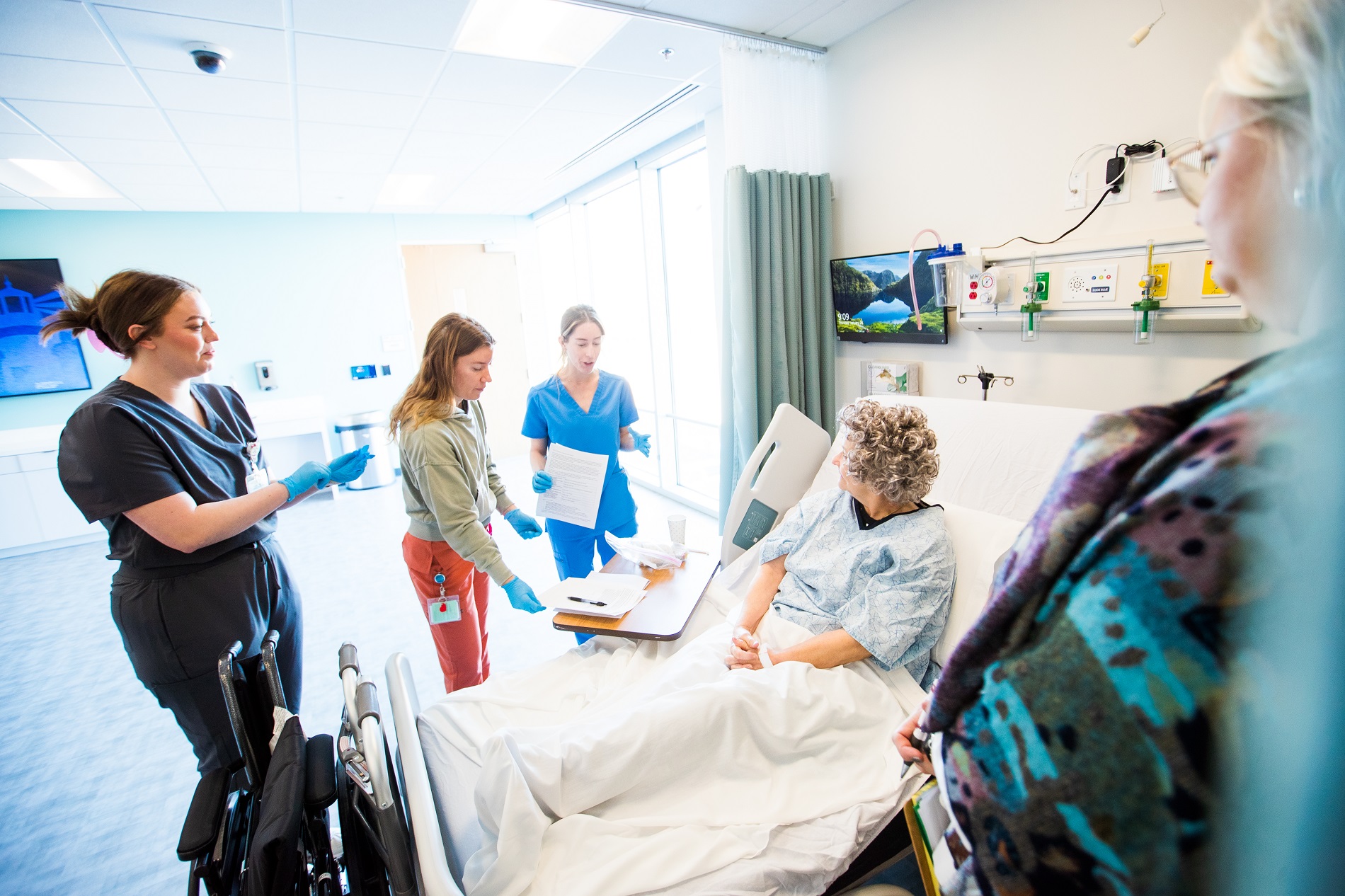 Speech-Language Pathologist vs. Occupational Therapist: Key Differences ...